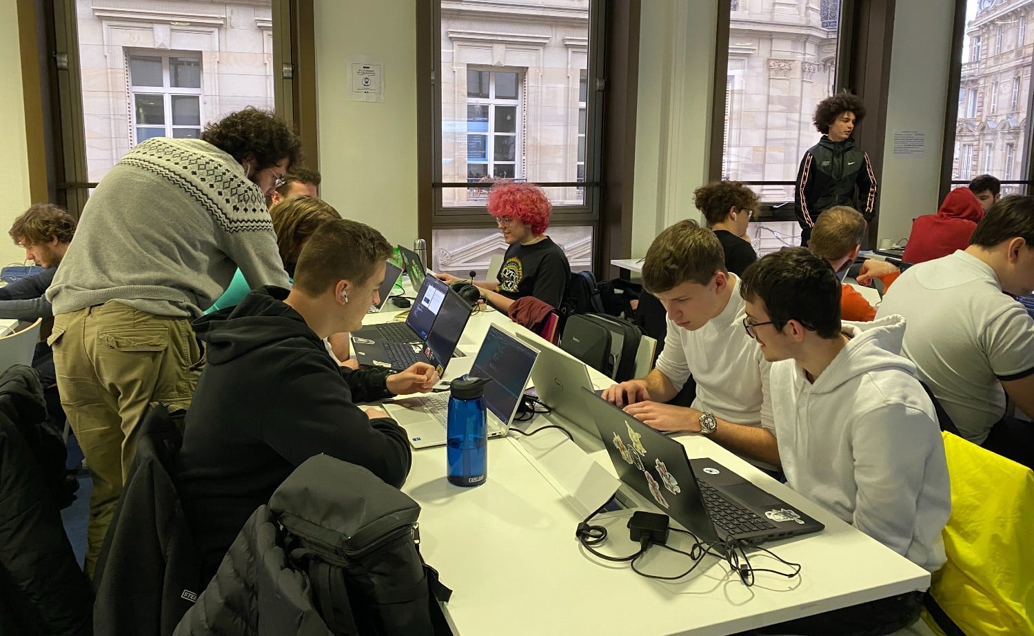 Les Tek2 d'Epitech plongent dans la Piscine Paradigmes pour apprendre le langage C++ - Epitech