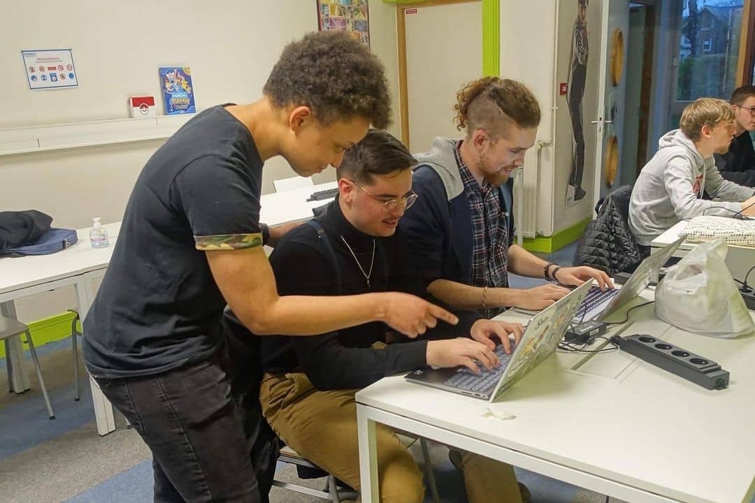 Les Tek2 d'Epitech plongent dans la Piscine Paradigmes pour apprendre le langage C++ - Epitech